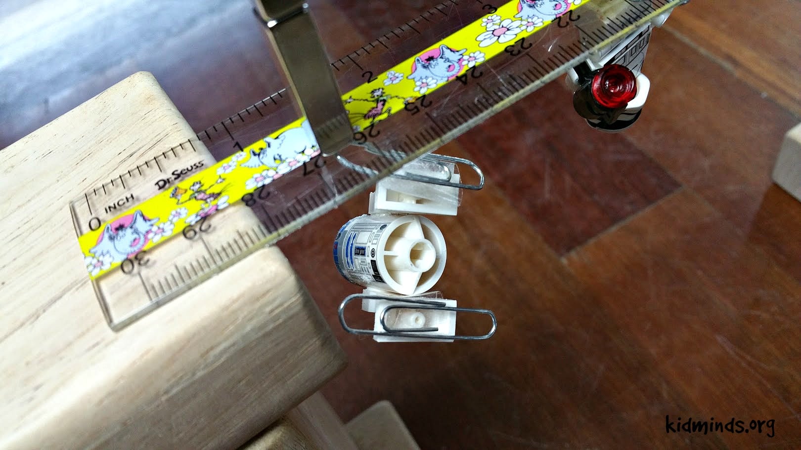 Star Wars Science: Defy Gravity the Easy Way | KidMinds