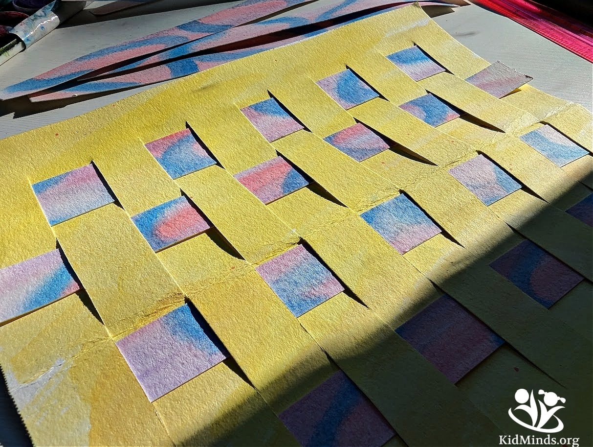 The Best And Most Amazing Paper Weaving Craft | KidMinds