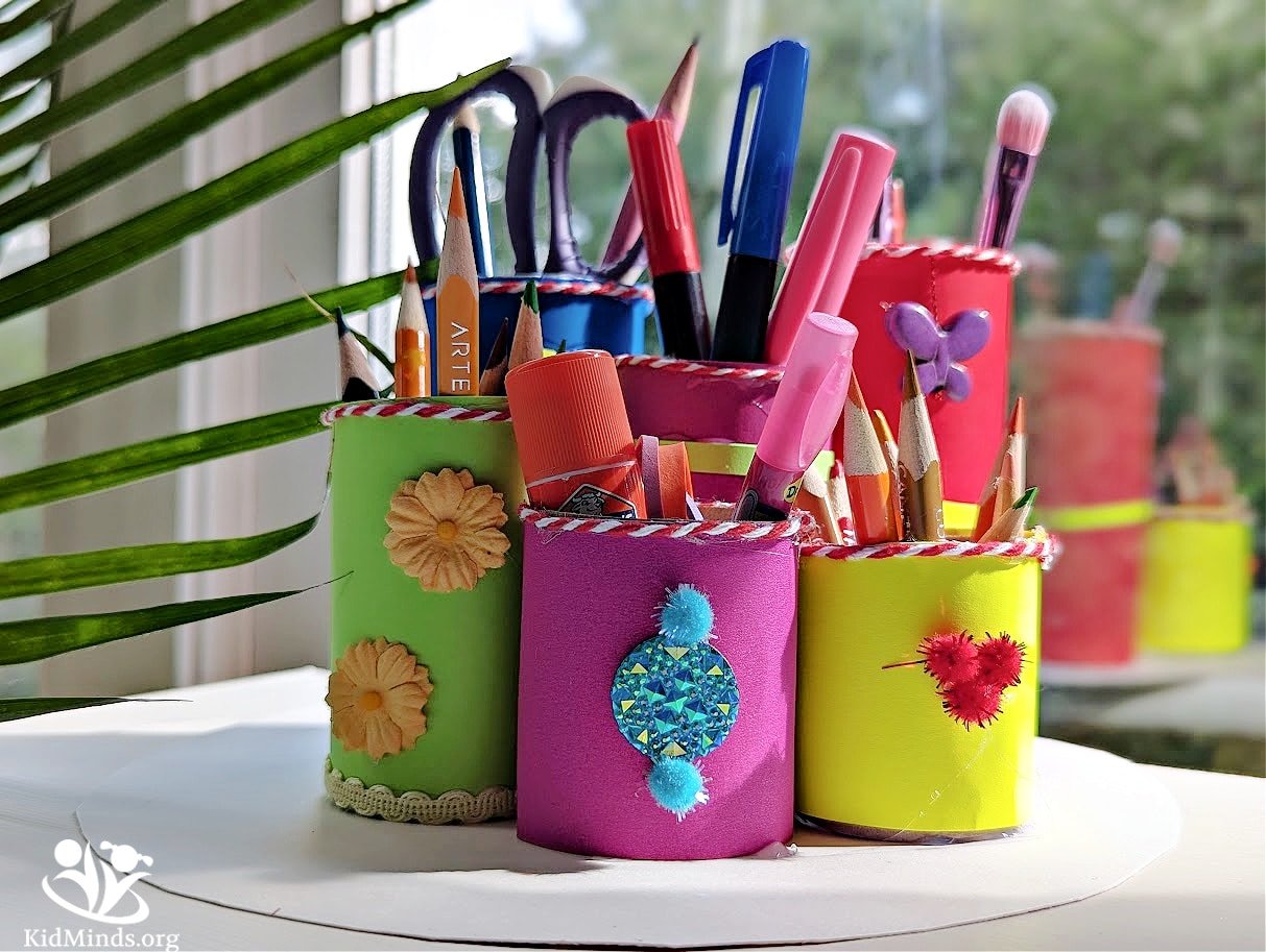 How to Make Colorful TP Roll Desk Organizer | KidMinds