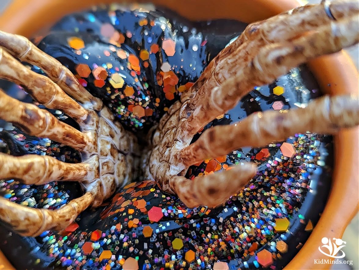 How to Make Spooky Halloween Slime With Kids | KidMinds