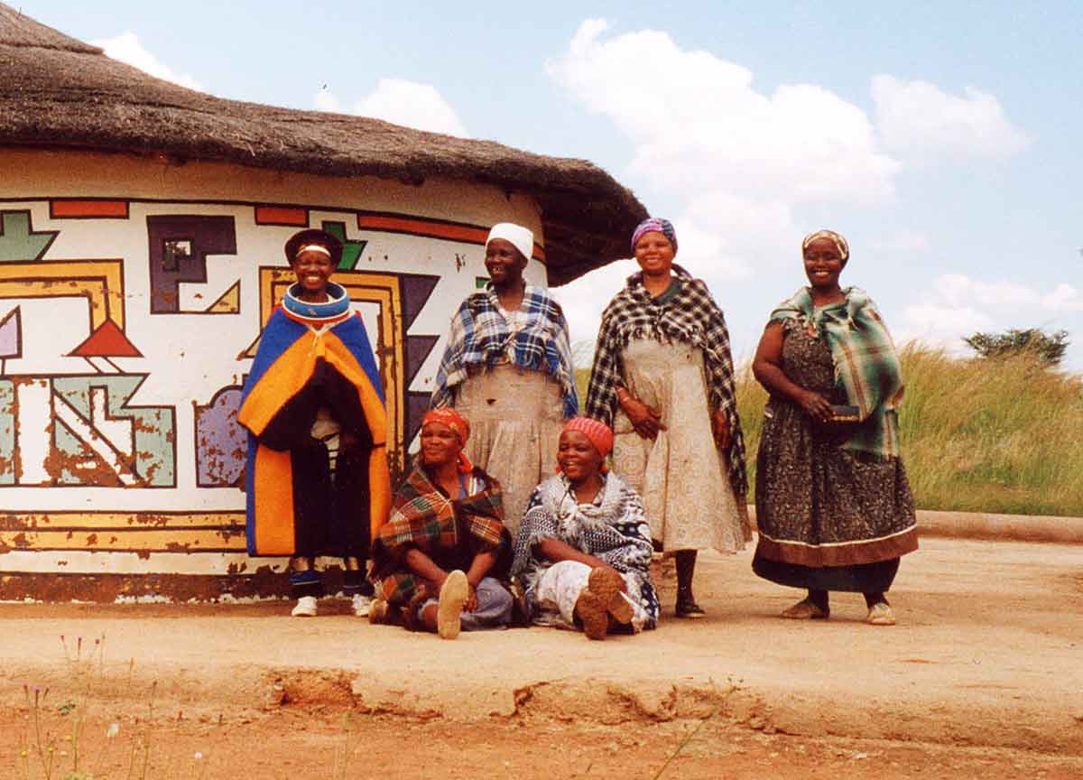How to Make African Painted Houses (Free PDF) | KidMinds