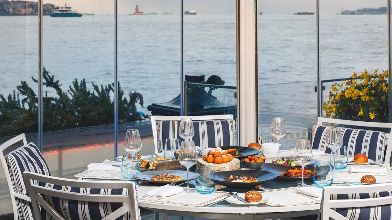 Four Seasons Bosphorus Yalı Restaurant – Fine Dining Driedelig Menu ...