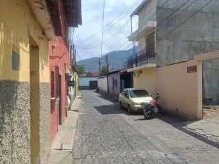 Propiedad en Venta en Antigua Guatemala – A 2 Cuadras del Estadio Pen ...